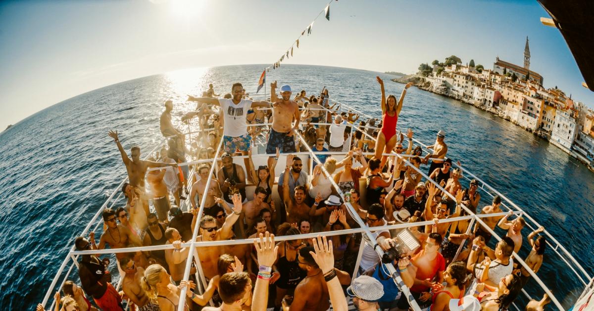 Bachata Party Boat Trip